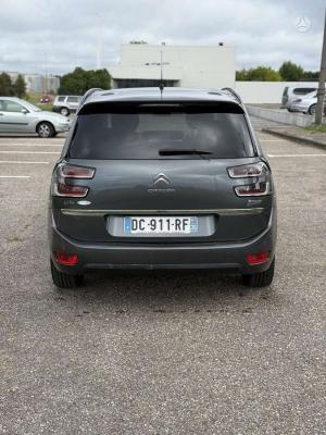 Grey Citroen Grand C4 Picasso 2014 in Vilnius, with an engine capacity of 1.56 L and mileage of 217 thousand km for 6600 €, photo 6 on AUTOMOTO.COM.LV