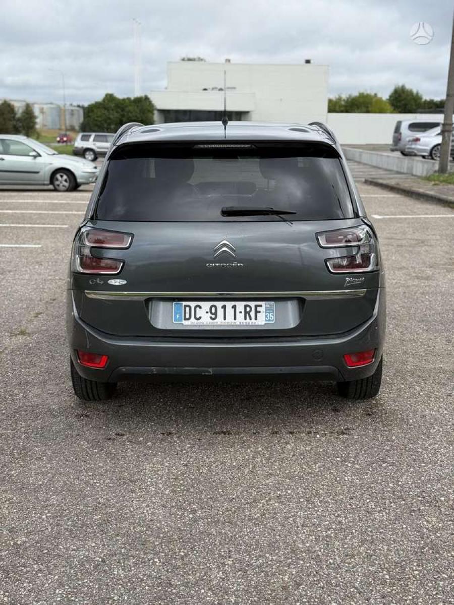 Grey Citroen Grand C4 Picasso 2014 in Vilnius, with an engine capacity of 1.56 L and mileage of 217 thousand km for 6600 €, photo 6 on AUTOMOTO.COM.LV