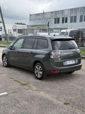 Grey Citroen Grand C4 Picasso 2014 in Vilnius, with an engine capacity of 1.56 L and mileage of 217 thousand km for 6600 €, photo 7 on AUTOMOTO.COM.LV