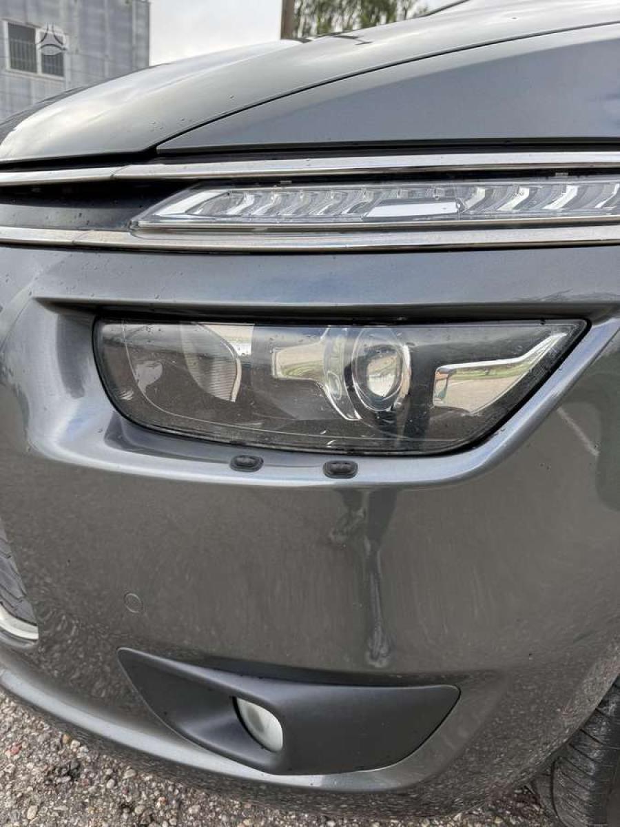 Grey Citroen Grand C4 Picasso 2014 in Vilnius, with an engine capacity of 1.56 L and mileage of 217 thousand km for 6600 €, photo 8 on AUTOMOTO.COM.LV
