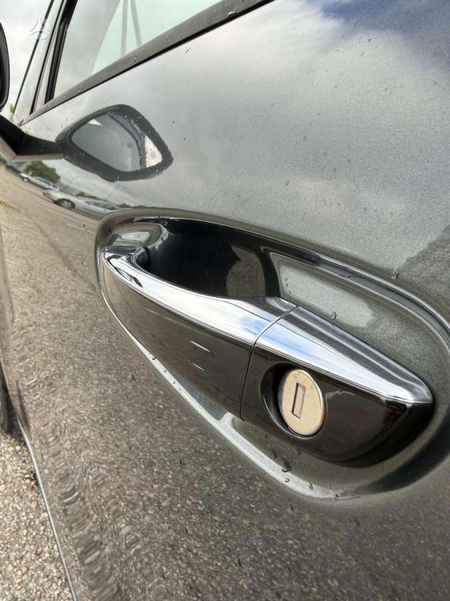Grey Citroen Grand C4 Picasso 2014 in Vilnius, with an engine capacity of 1.56 L and mileage of 217 thousand km for 6600 €, photo 11 on AUTOMOTO.COM.LV