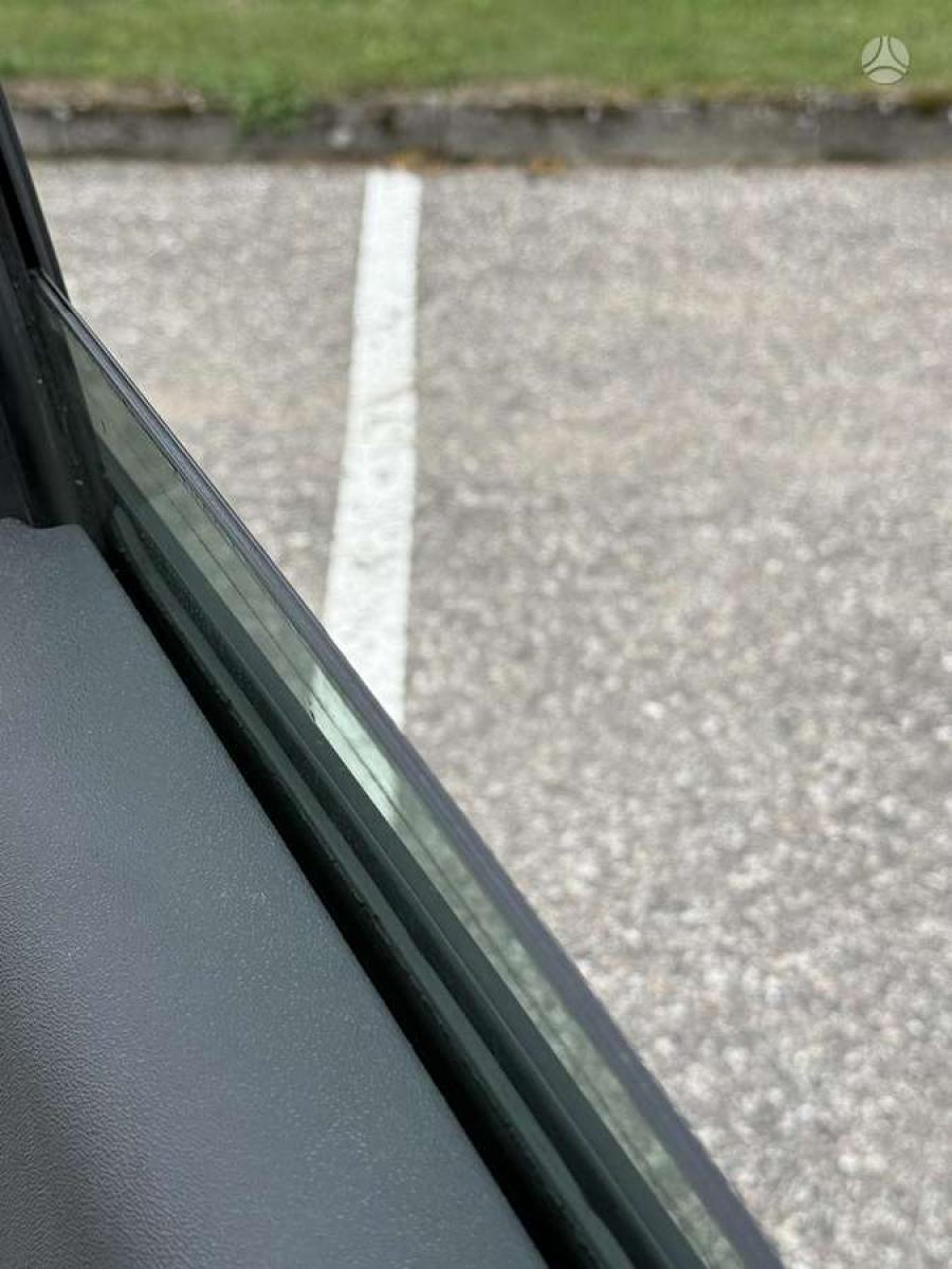 Grey Citroen Grand C4 Picasso 2014 in Vilnius, with an engine capacity of 1.56 L and mileage of 217 thousand km for 6600 €, photo 13 on AUTOMOTO.COM.LV