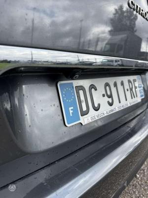 Grey Citroen Grand C4 Picasso 2014 in Vilnius, with an engine capacity of 1.56 L and mileage of 217 thousand km for 6600 €, photo 14 on AUTOMOTO.COM.LV