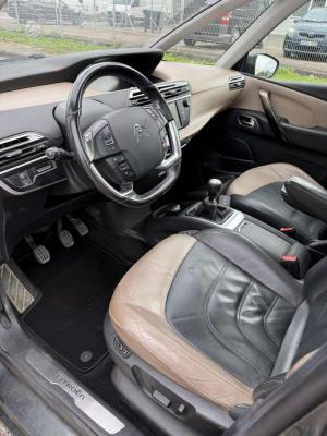 Grey Citroen Grand C4 Picasso 2014 in Vilnius, with an engine capacity of 1.56 L and mileage of 217 thousand km for 6600 €, photo 18 on AUTOMOTO.COM.LV