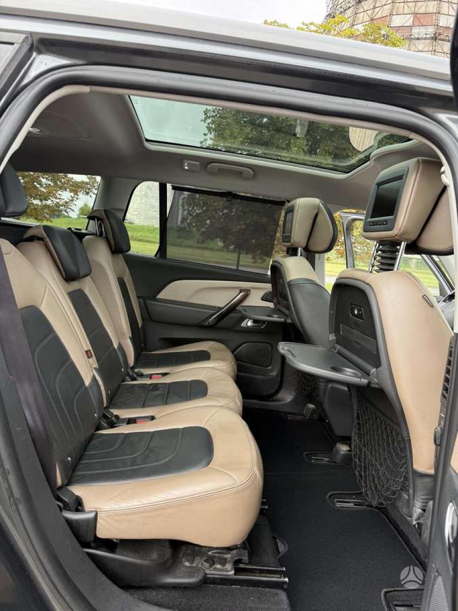 Grey Citroen Grand C4 Picasso 2014 in Vilnius, with an engine capacity of 1.56 L and mileage of 217 thousand km for 6600 €, photo 26 on AUTOMOTO.COM.LV