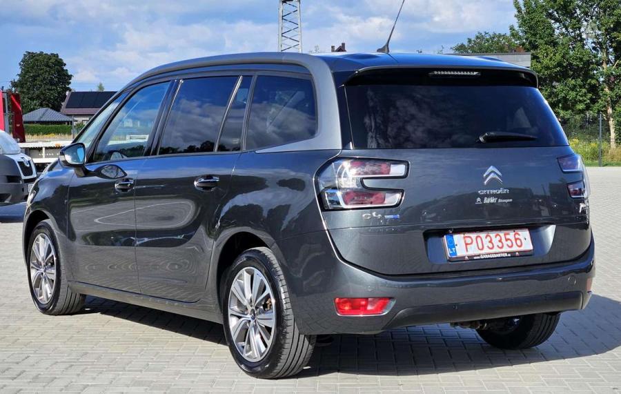 Grey Citroen Grand C4 Picasso 2014 in Taurage, with an engine capacity of 2.00 L and mileage of 263 thousand km for 5500 €, photo 8 on AUTOMOTO.COM.LV