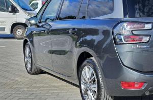Grey Citroen Grand C4 Picasso 2014 in Taurage, with an engine capacity of 2.00 L and mileage of 263 thousand km for 5500 €, photo 9 on AUTOMOTO.COM.LV