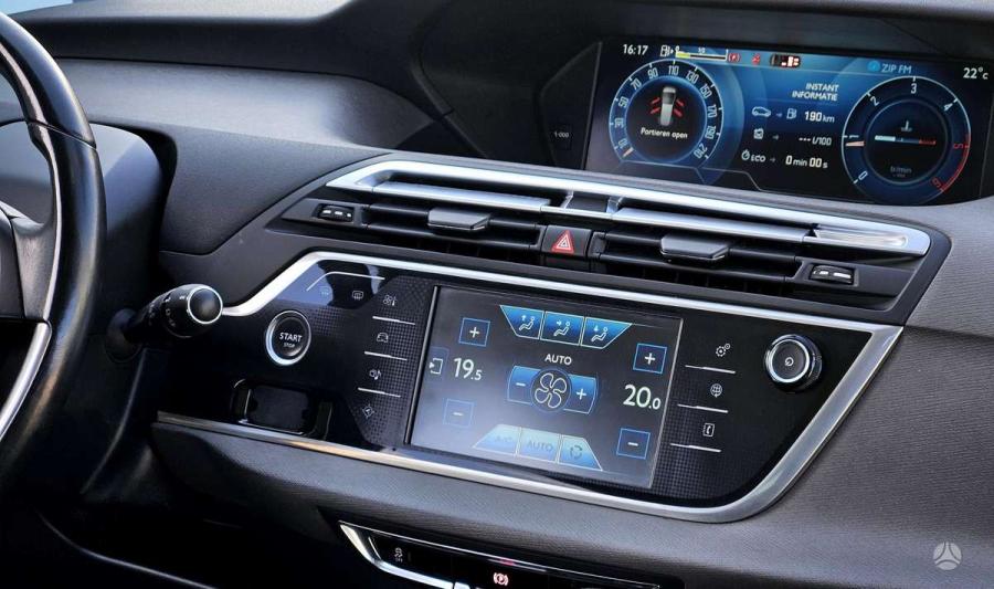 Grey Citroen Grand C4 Picasso 2014 in Taurage, with an engine capacity of 2.00 L and mileage of 263 thousand km for 5500 €, photo 14 on AUTOMOTO.COM.LV