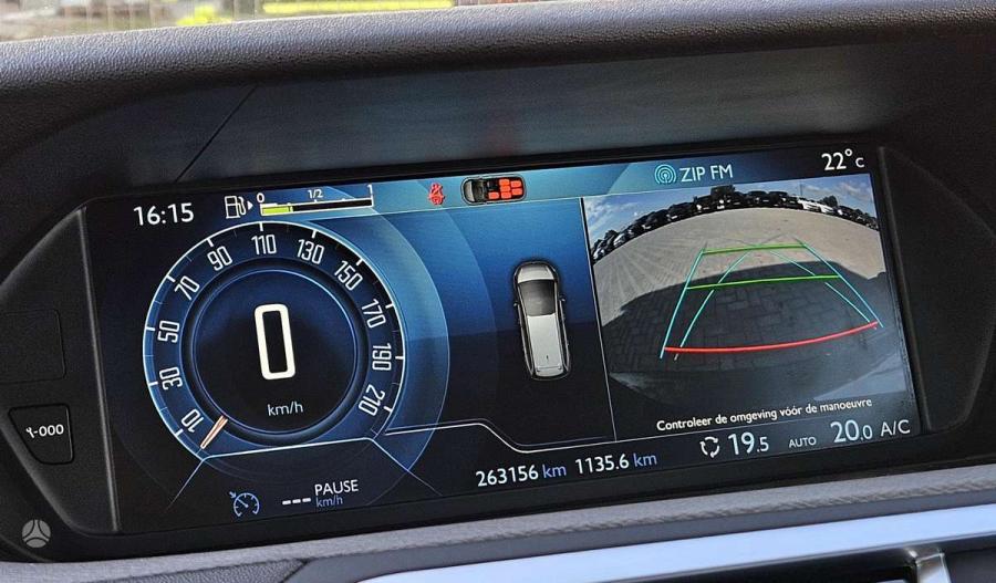 Grey Citroen Grand C4 Picasso 2014 in Taurage, with an engine capacity of 2.00 L and mileage of 263 thousand km for 5500 €, photo 16 on AUTOMOTO.COM.LV