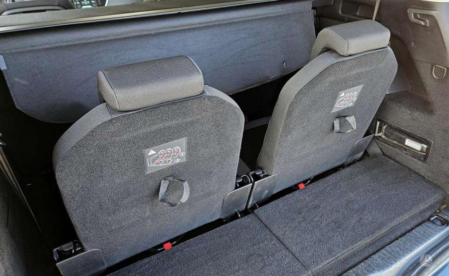 Grey Citroen Grand C4 Picasso 2014 in Taurage, with an engine capacity of 2.00 L and mileage of 263 thousand km for 5500 €, photo 20 on AUTOMOTO.COM.LV