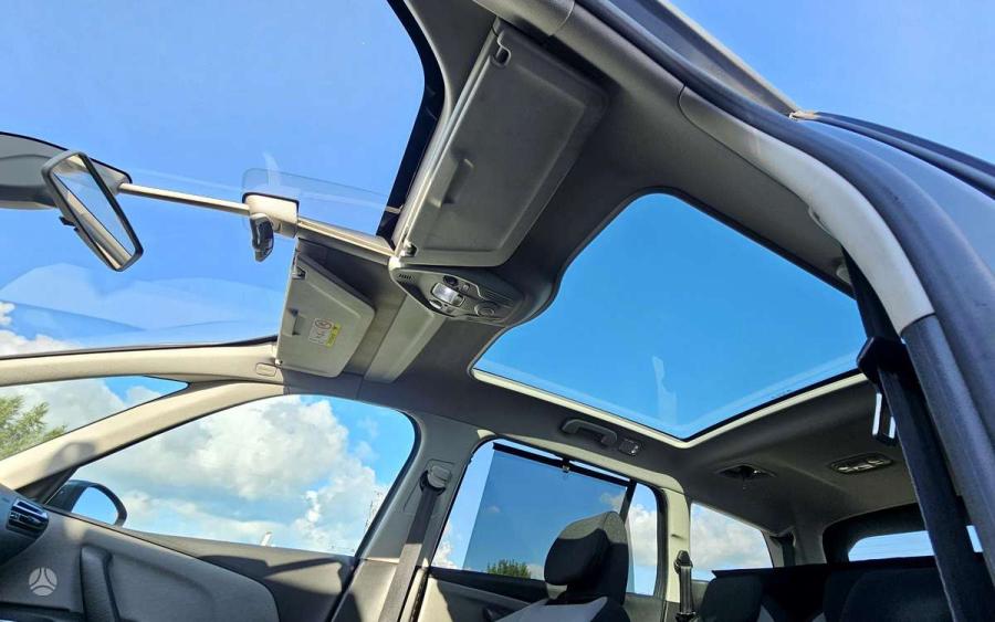 Grey Citroen Grand C4 Picasso 2014 in Taurage, with an engine capacity of 2.00 L and mileage of 263 thousand km for 5500 €, photo 22 on AUTOMOTO.COM.LV