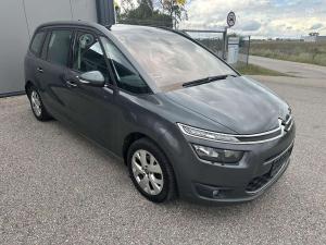 Grey Citroen Grand C4 Picasso 2014 in Marijampole, with an engine capacity of 1.56 L and mileage of 291 thousand km for 3000 €, photo 3 on AUTOMOTO.COM.LV