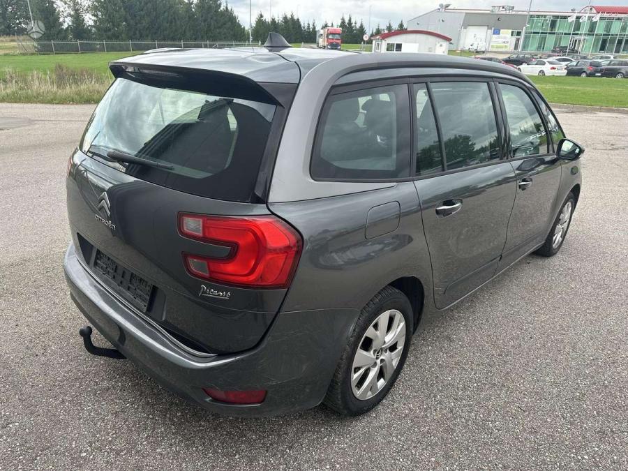 Grey Citroen Grand C4 Picasso 2014 in Marijampole, with an engine capacity of 1.56 L and mileage of 291 thousand km for 3000 €, photo 4 on AUTOMOTO.COM.LV