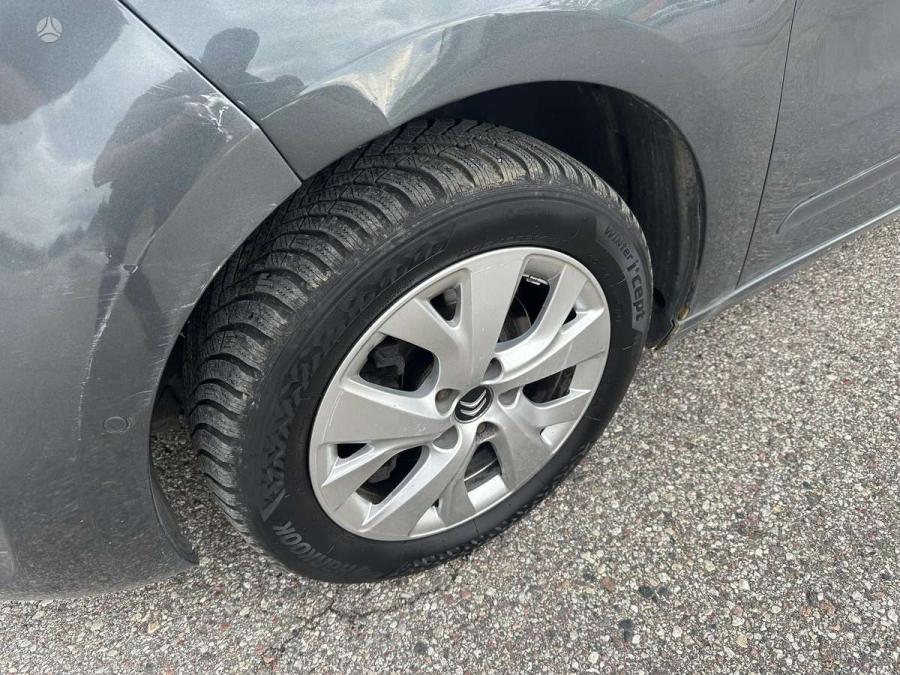 Grey Citroen Grand C4 Picasso 2014 in Marijampole, with an engine capacity of 1.56 L and mileage of 291 thousand km for 3000 €, photo 7 on AUTOMOTO.COM.LV
