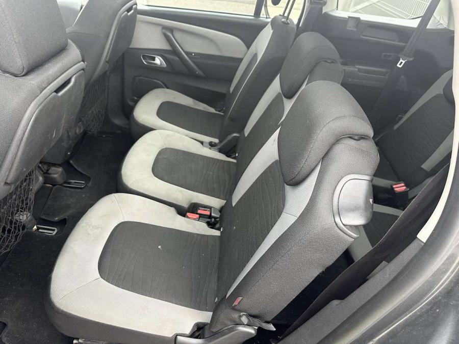 Grey Citroen Grand C4 Picasso 2014 in Marijampole, with an engine capacity of 1.56 L and mileage of 291 thousand km for 3000 €, photo 15 on AUTOMOTO.COM.LV