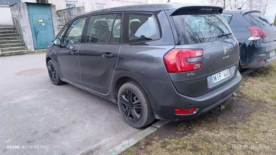 Grey Citroen Grand C4 Picasso 2015 in Kaunas, with an engine capacity of 1.56 L and mileage of 187 thousand km for 5999 €, photo 4 on AUTOMOTO.COM.LV