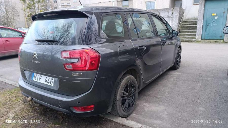 Grey Citroen Grand C4 Picasso 2015 in Kaunas, with an engine capacity of 1.56 L and mileage of 187 thousand km for 5999 €, photo 5 on AUTOMOTO.COM.LV