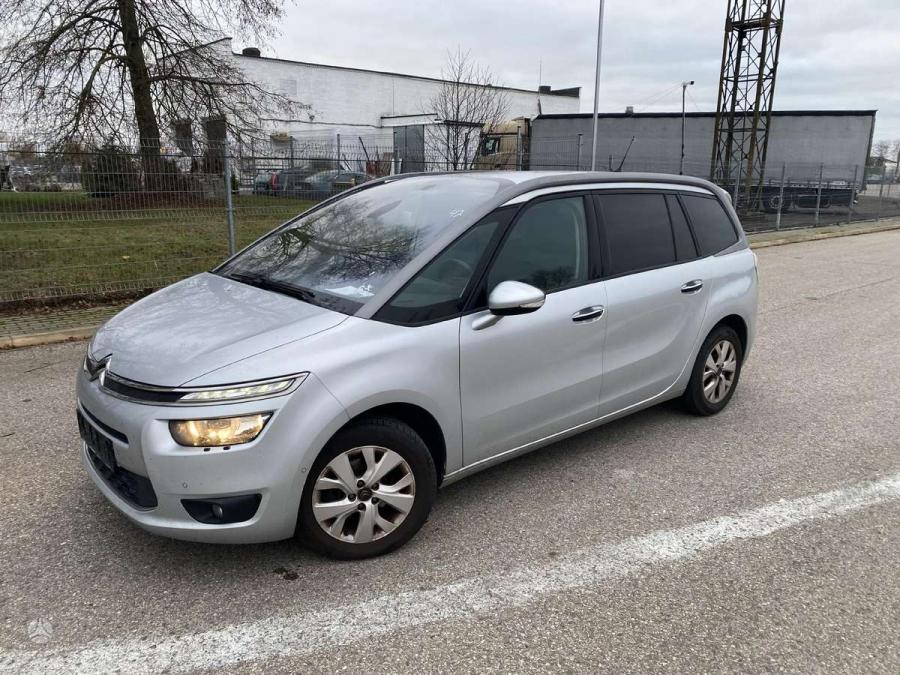 Pelēks Citroen Grand C4 Picasso 2015 Marijampole, ar dzinēja tilpumu 1.56 L un nobraukumu 254 tūkst. km par 5900 €, foto 4 vietnē AUTOMOTO.COM.LV