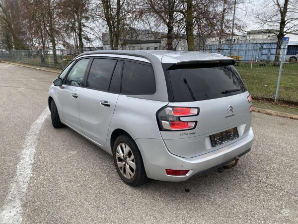 Pelēks Citroen Grand C4 Picasso 2015 Marijampole, ar dzinēja tilpumu 1.56 L un nobraukumu 254 tūkst. km par 5900 €, foto 5 vietnē AUTOMOTO.COM.LV