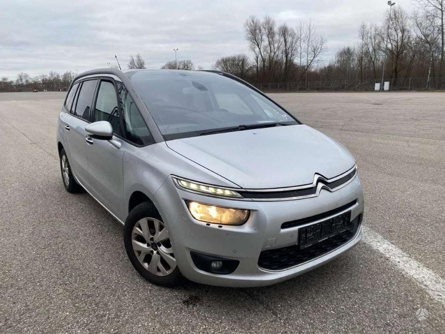 Pelēks Citroen Grand C4 Picasso 2015 Marijampole, ar dzinēja tilpumu 1.56 L un nobraukumu 254 tūkst. km par 5900 €, foto 6 vietnē AUTOMOTO.COM.LV