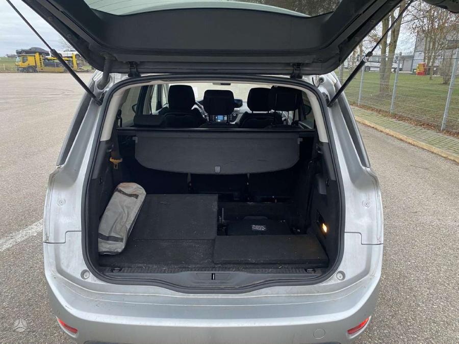 Pelēks Citroen Grand C4 Picasso 2015 Marijampole, ar dzinēja tilpumu 1.56 L un nobraukumu 254 tūkst. km par 5900 €, foto 16 vietnē AUTOMOTO.COM.LV