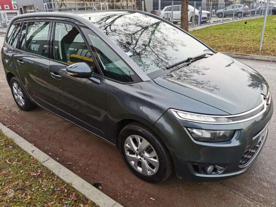 Grey Citroen Grand C4 Picasso 2015 in Kaunas, with an engine capacity of 1.56 L and mileage of 250 thousand km for 5500 €, photo 2 on AUTOMOTO.COM.LV