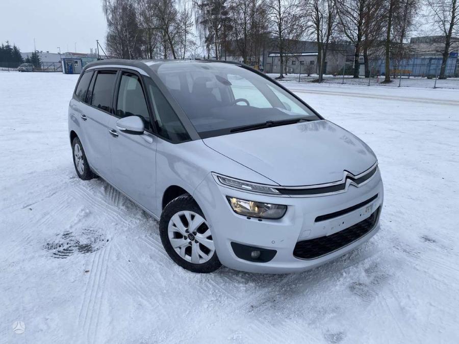 Grey Citroen Grand C4 Picasso 2015 in Marijampole, with an engine capacity of 1.60 L and mileage of 254 thousand km for 5999 €, photo 7 on AUTOMOTO.COM.LV