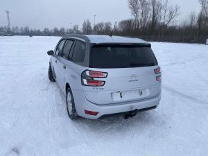 Grey Citroen Grand C4 Picasso 2015 in Marijampole, with an engine capacity of 1.60 L and mileage of 254 thousand km for 5999 €, photo 8 on AUTOMOTO.COM.LV