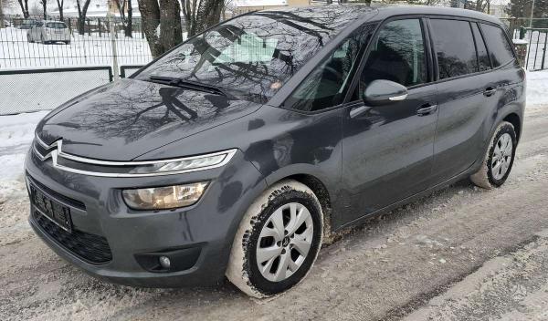 Pelēks Citroen Grand C4 Picasso 2015 Tauragė, ar dzinēja tilpumu 1.56 L un nobraukumu 235 tūkst. km par 5000 €, foto 3 vietnē AUTOMOTO.COM.LV