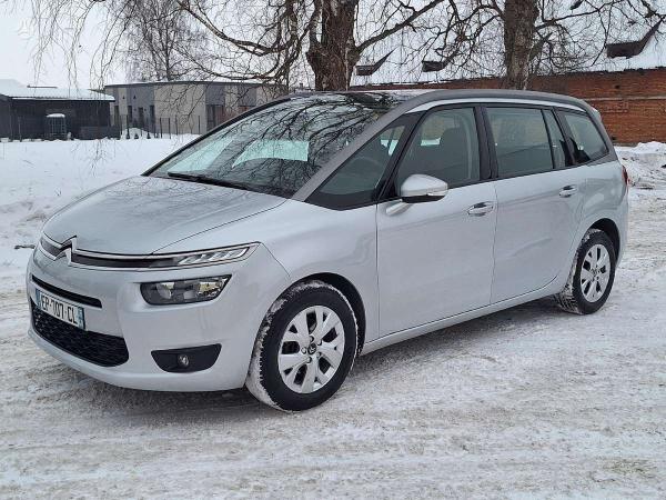 Grey Citroen Grand C4 Picasso 2015 in Taurage, with an engine capacity of 1.60 L and mileage of 229 thousand km for 5700 €, photo 1 on AUTOMOTO.COM.LV