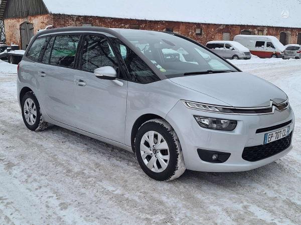 Grey Citroen Grand C4 Picasso 2015 in Taurage, with an engine capacity of 1.60 L and mileage of 229 thousand km for 5700 €, photo 3 on AUTOMOTO.COM.LV