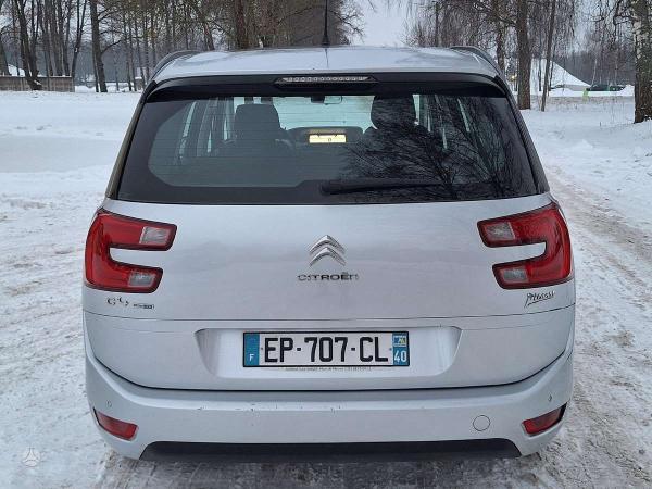 Grey Citroen Grand C4 Picasso 2015 in Taurage, with an engine capacity of 1.60 L and mileage of 229 thousand km for 5700 €, photo 5 on AUTOMOTO.COM.LV