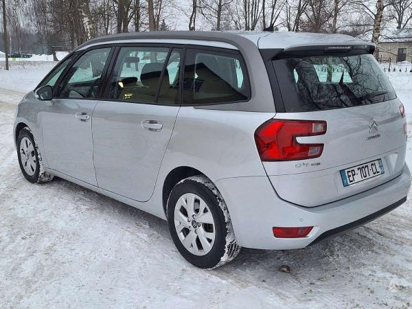 Grey Citroen Grand C4 Picasso 2015 in Taurage, with an engine capacity of 1.60 L and mileage of 229 thousand km for 5700 €, photo 6 on AUTOMOTO.COM.LV