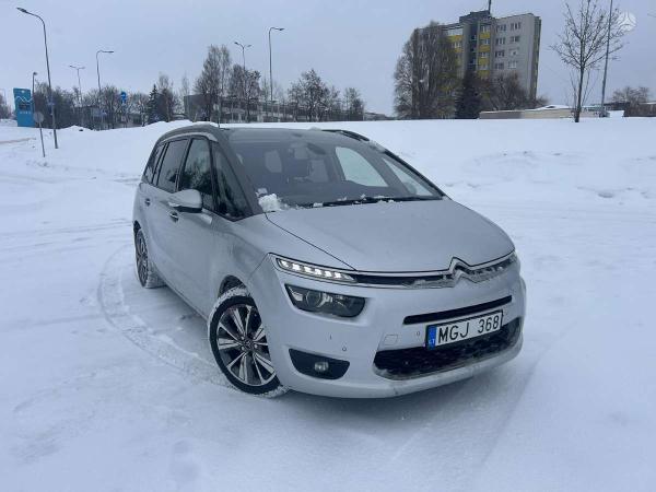 Pelēks Citroen Grand C4 Picasso 2015 Jonava, ar dzinēja tilpumu 2.00 L un nobraukumu 291 tūkst. km par 5950 €, foto 2 vietnē AUTOMOTO.COM.LV