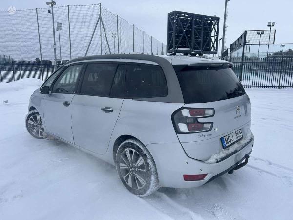 Pelēks Citroen Grand C4 Picasso 2015 Jonava, ar dzinēja tilpumu 2.00 L un nobraukumu 291 tūkst. km par 5950 €, foto 4 vietnē AUTOMOTO.COM.LV