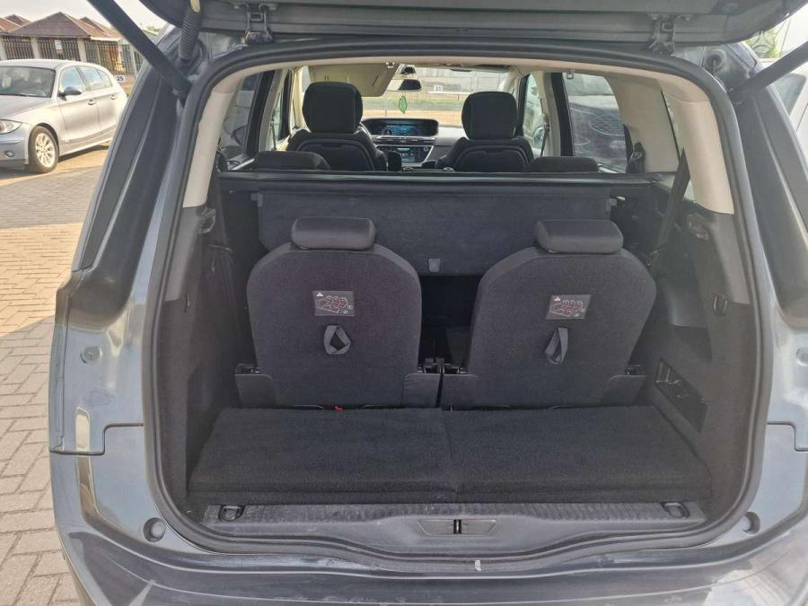 Pelēks Citroen Grand C4 Picasso 2015 Tauragė, ar dzinēja tilpumu 2.00 L un nobraukumu 210 tūkst. km par 5800 €, foto 11 vietnē AUTOMOTO.COM.LV