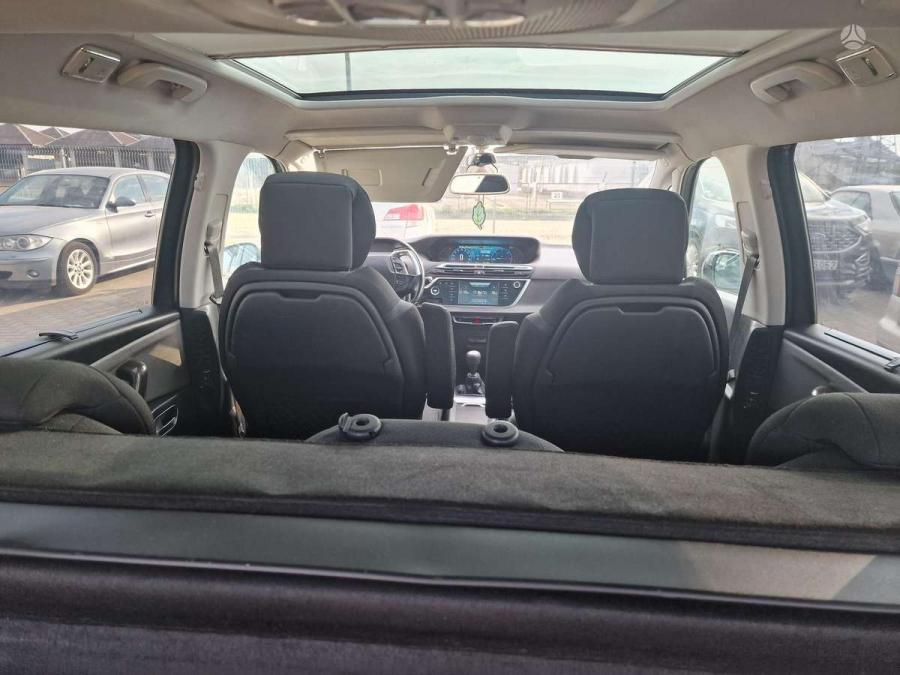 Pelēks Citroen Grand C4 Picasso 2015 Tauragė, ar dzinēja tilpumu 2.00 L un nobraukumu 210 tūkst. km par 5800 €, foto 12 vietnē AUTOMOTO.COM.LV