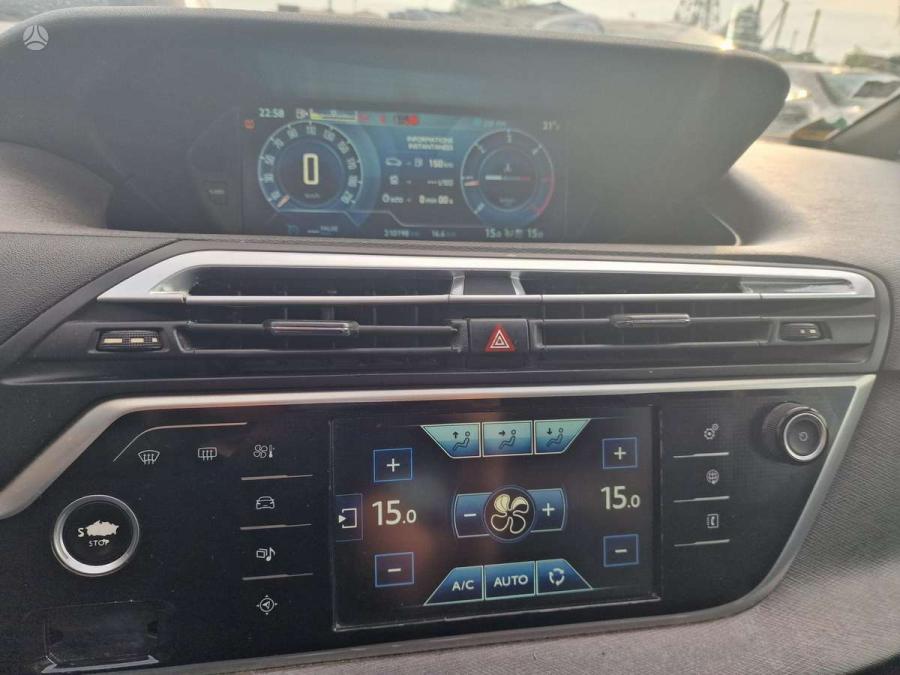 Pelēks Citroen Grand C4 Picasso 2015 Tauragė, ar dzinēja tilpumu 2.00 L un nobraukumu 210 tūkst. km par 5800 €, foto 21 vietnē AUTOMOTO.COM.LV