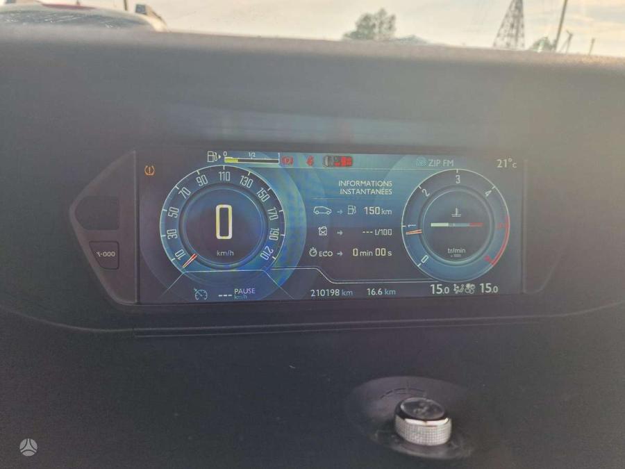 Pelēks Citroen Grand C4 Picasso 2015 Tauragė, ar dzinēja tilpumu 2.00 L un nobraukumu 210 tūkst. km par 5800 €, foto 23 vietnē AUTOMOTO.COM.LV