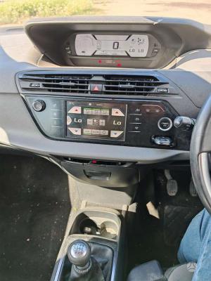 Pelēks Citroen Grand C4 Picasso 2015 Kauņa, ar dzinēja tilpumu 1.56 L un nobraukumu 174 tūkst. km par 2200 €, foto 27 vietnē AUTOMOTO.COM.LV