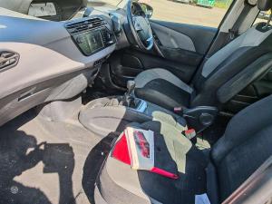 Pelēks Citroen Grand C4 Picasso 2015 Kauņa, ar dzinēja tilpumu 1.56 L un nobraukumu 174 tūkst. km par 2200 €, foto 33 vietnē AUTOMOTO.COM.LV
