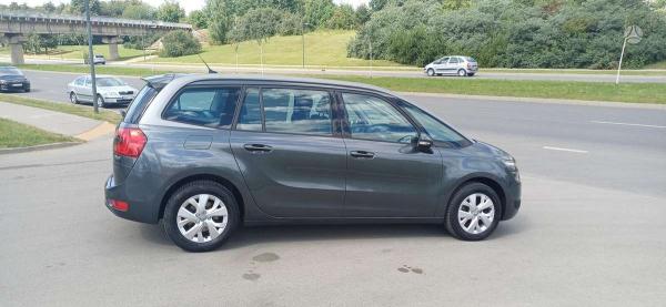 Grey Citroen Grand C4 Picasso 2015 in Kaunas, with an engine capacity of 1.56 L and mileage of 218 thousand km for 5700 €, photo 3 on AUTOMOTO.COM.LV