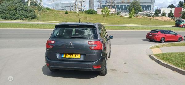 Grey Citroen Grand C4 Picasso 2015 in Kaunas, with an engine capacity of 1.56 L and mileage of 218 thousand km for 5700 €, photo 4 on AUTOMOTO.COM.LV