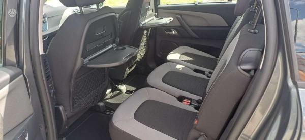 Grey Citroen Grand C4 Picasso 2015 in Kaunas, with an engine capacity of 1.56 L and mileage of 218 thousand km for 5700 €, photo 8 on AUTOMOTO.COM.LV