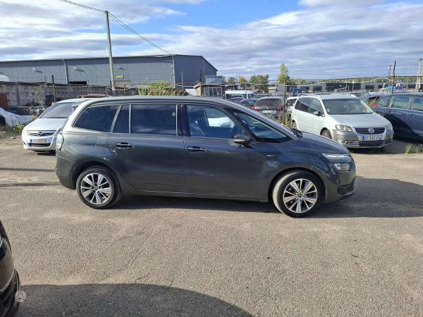 Pelēks Citroen Grand C4 Picasso 2015 Kauņa, ar dzinēja tilpumu 2.00 L un nobraukumu 203 tūkst. km par 6000 €, foto 4 vietnē AUTOMOTO.COM.LV