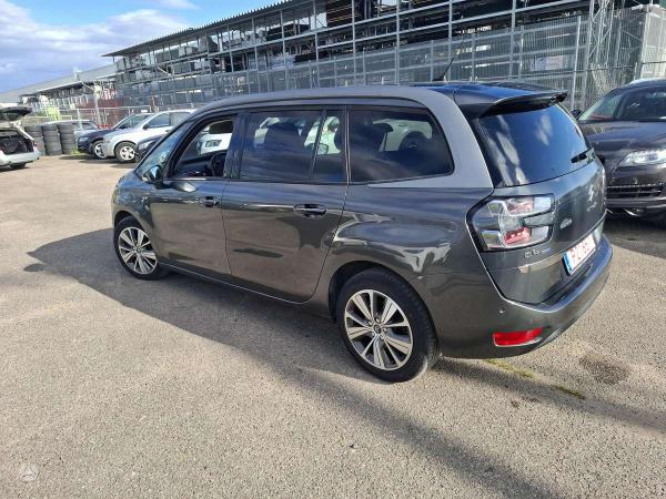 Pelēks Citroen Grand C4 Picasso 2015 Kauņa, ar dzinēja tilpumu 2.00 L un nobraukumu 203 tūkst. km par 6000 €, foto 7 vietnē AUTOMOTO.COM.LV