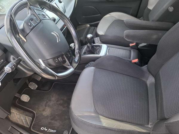 Pelēks Citroen Grand C4 Picasso 2015 Kauņa, ar dzinēja tilpumu 2.00 L un nobraukumu 203 tūkst. km par 6000 €, foto 8 vietnē AUTOMOTO.COM.LV