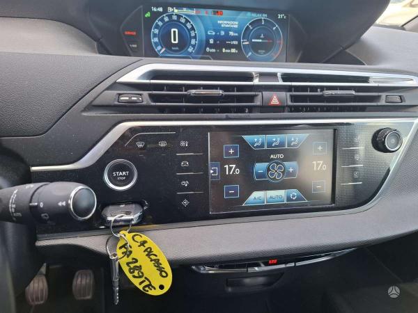 Pelēks Citroen Grand C4 Picasso 2015 Kauņa, ar dzinēja tilpumu 2.00 L un nobraukumu 203 tūkst. km par 6000 €, foto 10 vietnē AUTOMOTO.COM.LV