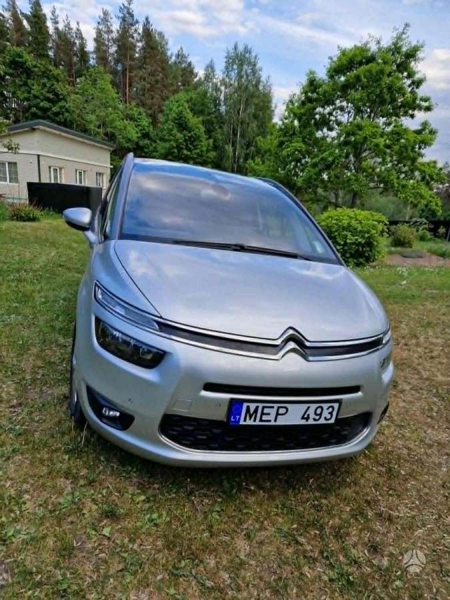 Серый Ситроен Гранд С4 Пикассо 2015 в Шяуляй, объемом двигателя 1.60 л и пробегом 287 тыс. км за 4900 €, фото 1 на AUTOMOTO.COM.LV