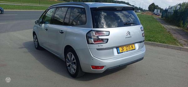 Grey Citroen Grand C4 Picasso 2015 in Kaunas, with an engine capacity of 1.56 L and mileage of 247 thousand km for 4350 €, photo 5 on AUTOMOTO.COM.LV